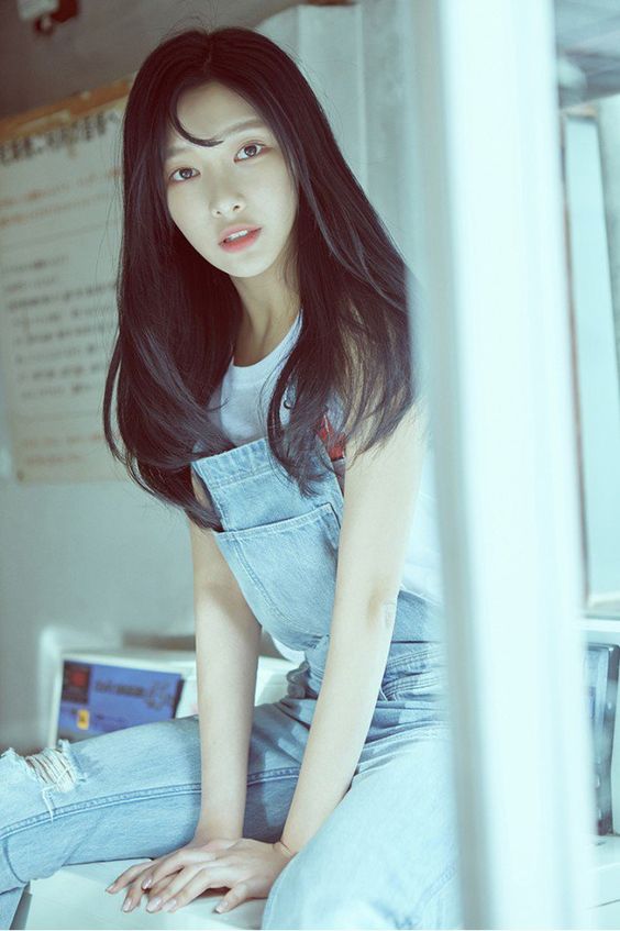 5 Grup K-Pop yang Awalnya Debut dengan Lebih Banyak Member