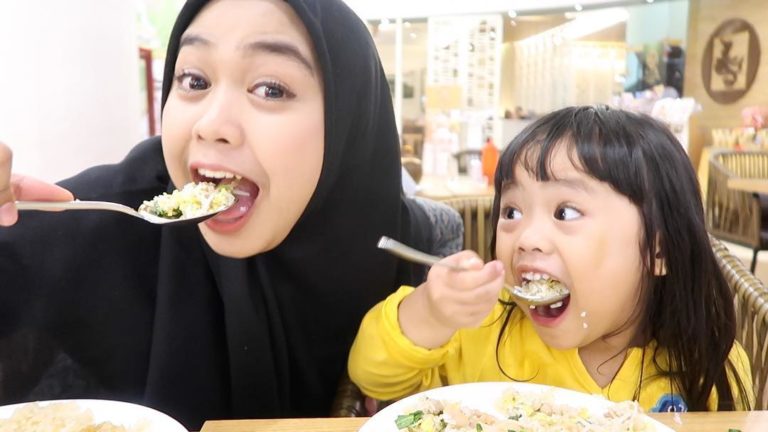 Ria Ricis - Biodata, Profil, Fakta, Umur, Agama, Suami, Film