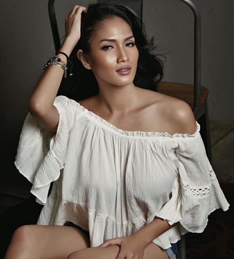 10 Potret Cantik Aulia Sarah, Model-Artis Pemeran Dek Nada - Dailysia