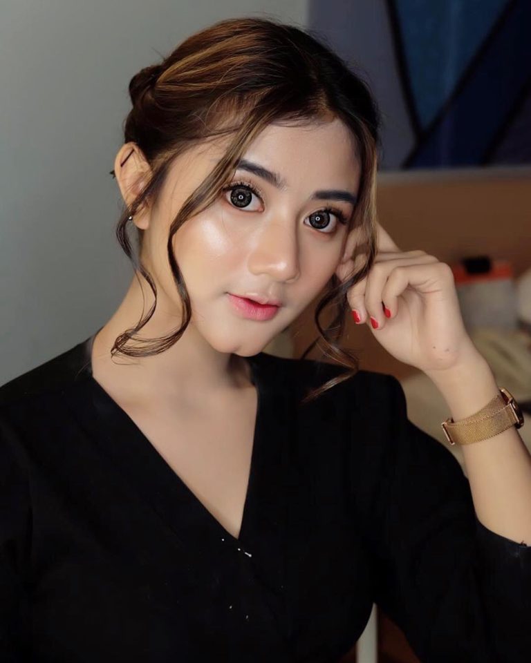 Ghea Youbi (DJ Imut) - Biodata, Profil, Fakta, Agama, Pacar, Umur & Karir