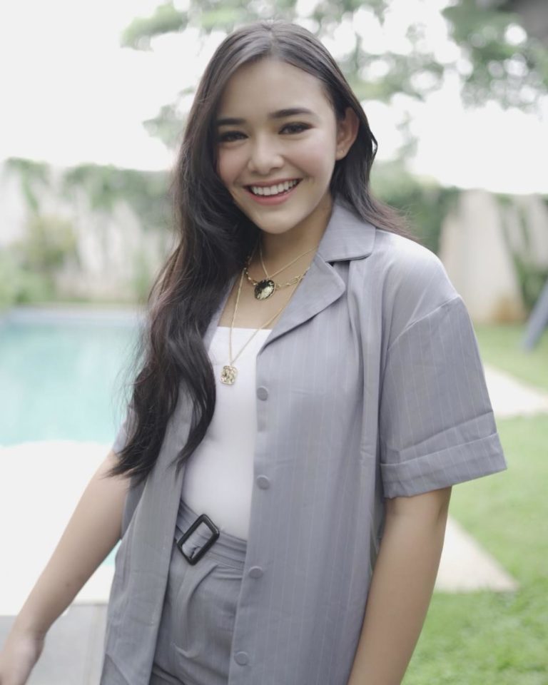 Amanda Manopo - Biodata, Profil, Fakta, Umur, Agama, Pacar, Film