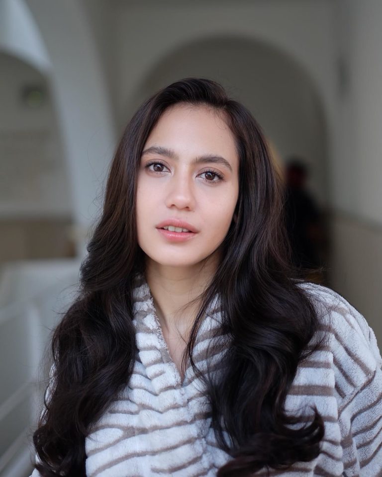 Pevita Pearce - Biodata, Profil, Fakta, Umur, Agama, Suami, Film