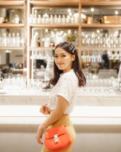 Perankan Rinjani di Tukang Ojek Pengkolan, Ini 10 Potret Ana Riana