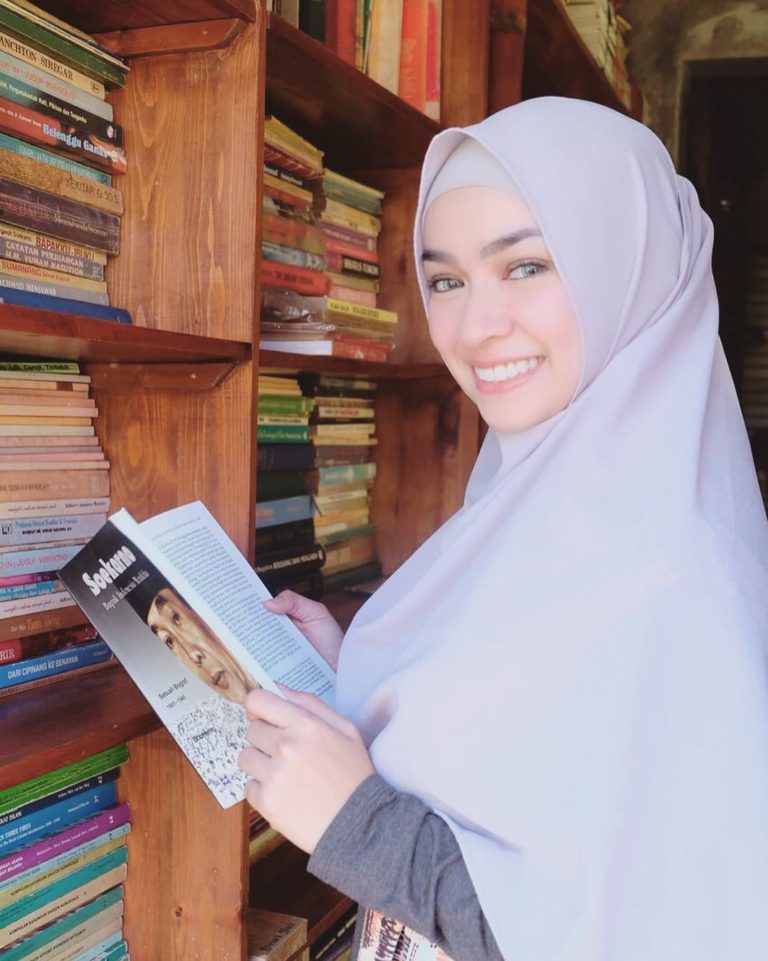 Aryani Fitriana - Biodata, Profil, Fakta, Umur, Agama, Suami, Film