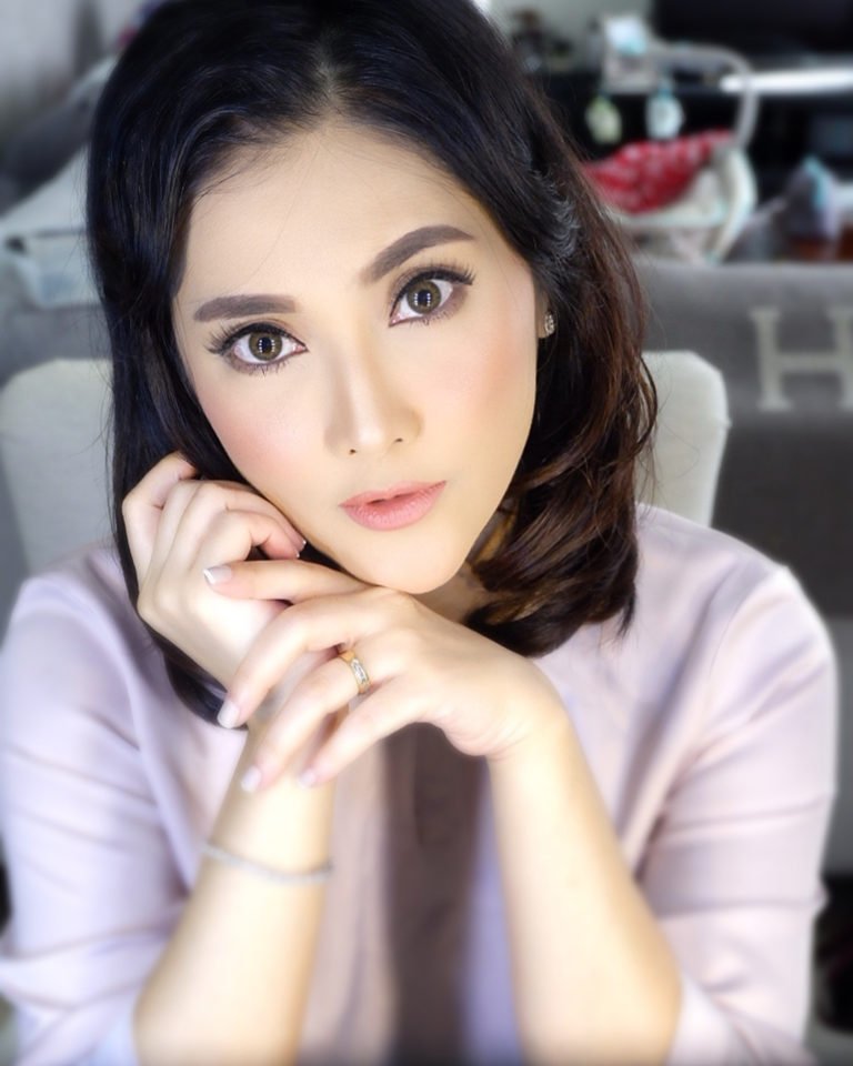 Eva Anindita - Biodata, Profil, Fakta, Umur, Agama, Suami, Karier