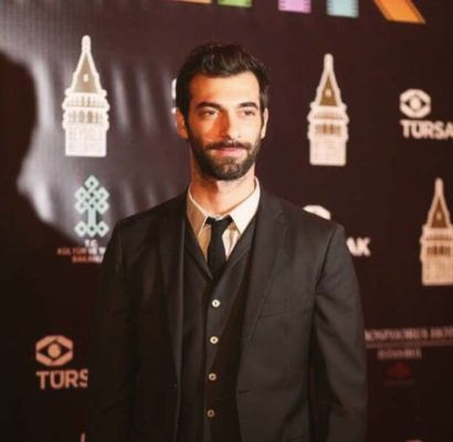 10 Potret Ilker Kaleli, Pemeran Poyraz Karayel Di Segalanya Untuk Anakku
