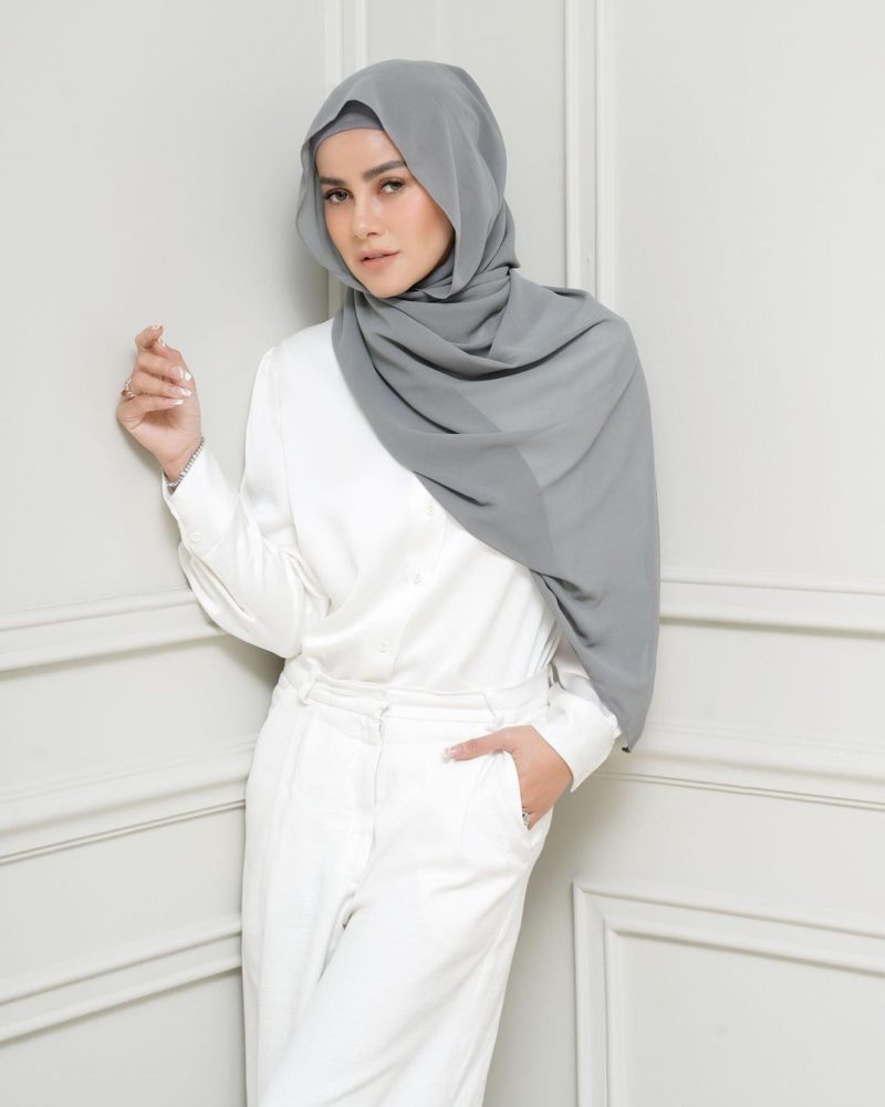 Olla Ramlan - Biodata, Profil, Fakta, Umur, Agama, Suami, Film