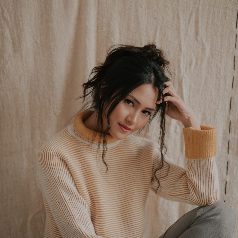 Deanda Puteri - Biodata, Profil, Fakta, Umur, Agama, Pacar, Film