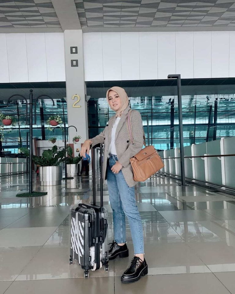 Olla Ramlan - Biodata, Profil, Fakta, Umur, Agama, Suami, Film