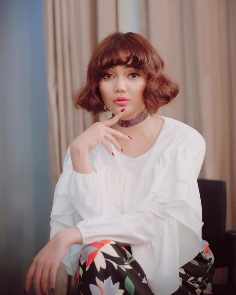Rina Nose - Biodata, Profil, Fakta, Umur, Agama, Suami, Film