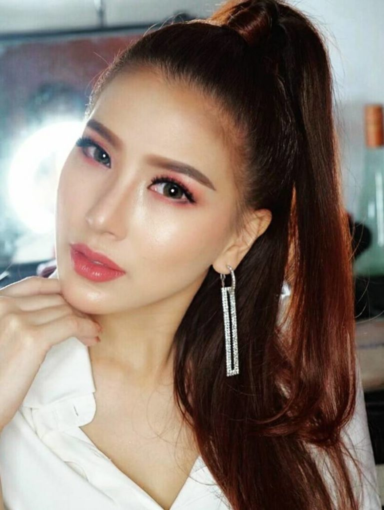 10 Potret Angela Tee, Beauty Keeper Acara Lebih Syantik GTV - Dailysia