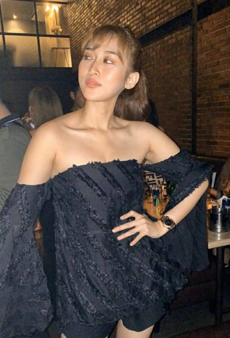 10 Potret Shella O, Cewek Cantik yang Jadi Asisten di Hotman Paris Show