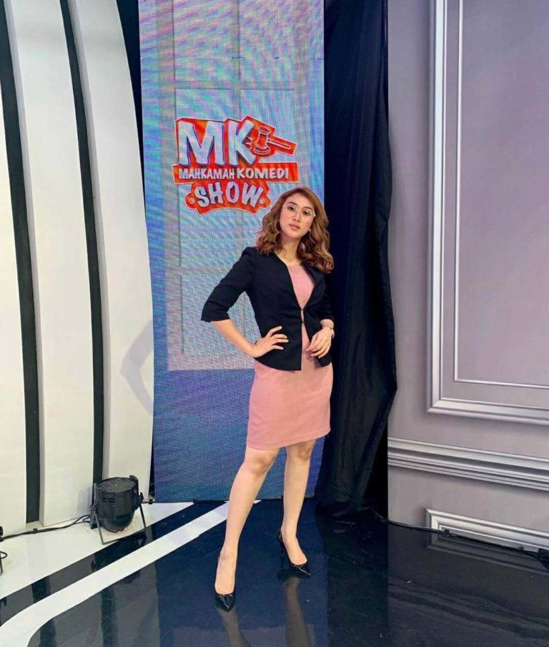 10 Potret Shella O, Cewek Cantik yang Jadi Asisten di Hotman Paris Show