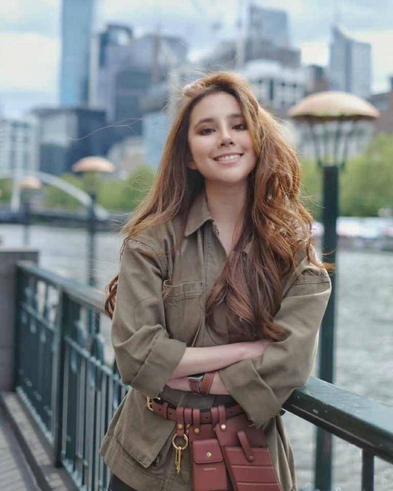 10 Potret Agatha Chelsea, Artis yang Rayakan Natalnya di Panti Asuhan