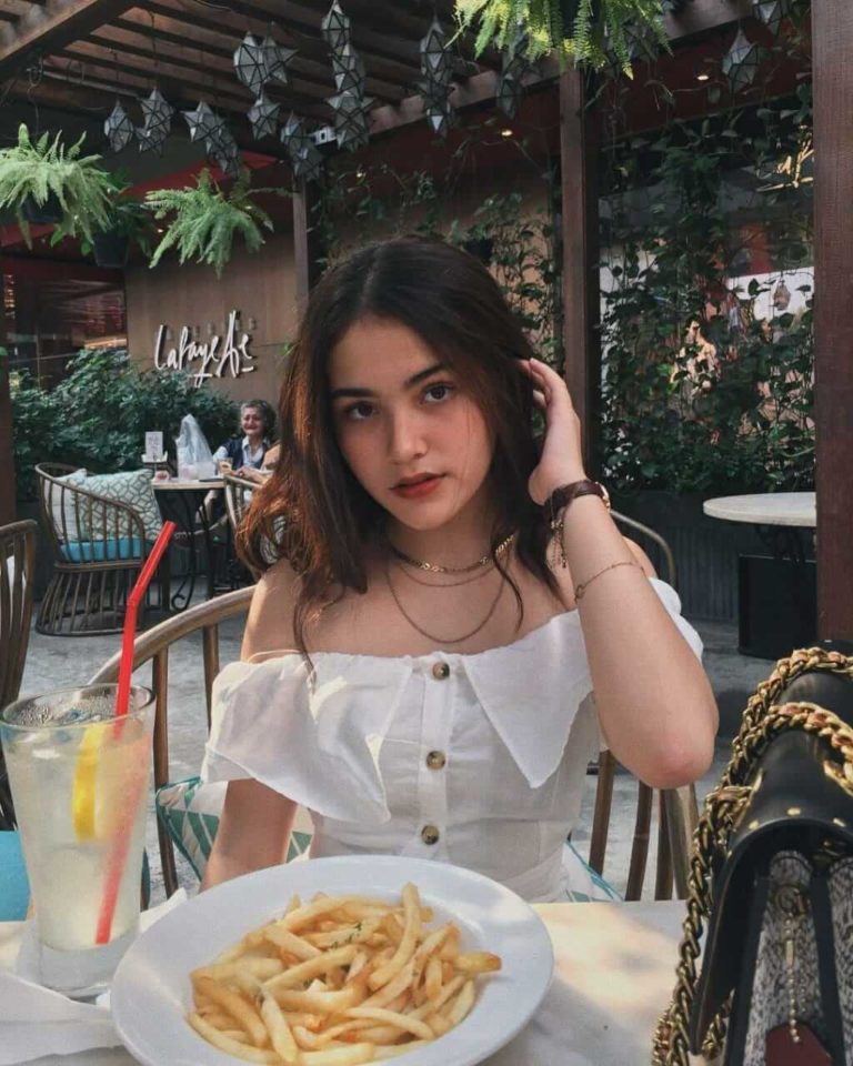 Berdarah Jerman, Inilah 10 Potret Nicole Parham yang Mempesona