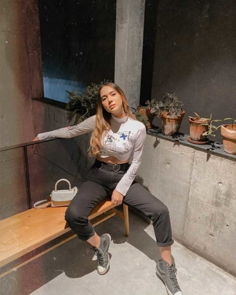 Sudah Jadi Ibu, 10 Pesona Raquel Katie yang Makin Mempesona