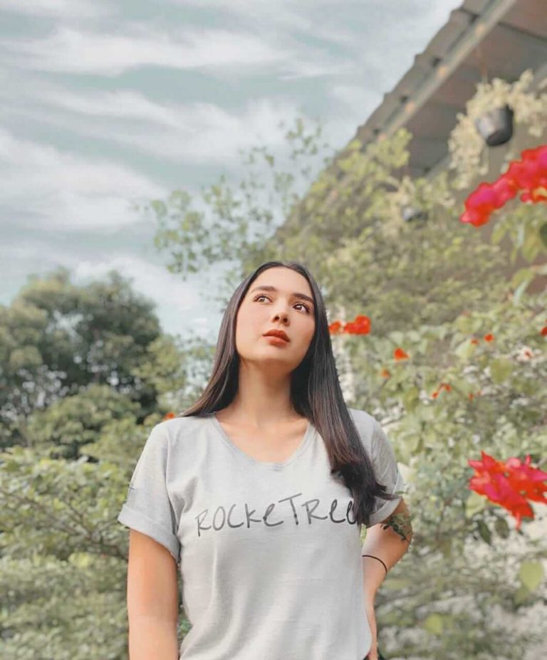 Sudah Jadi Ibu, 10 Pesona Raquel Katie yang Makin Mempesona