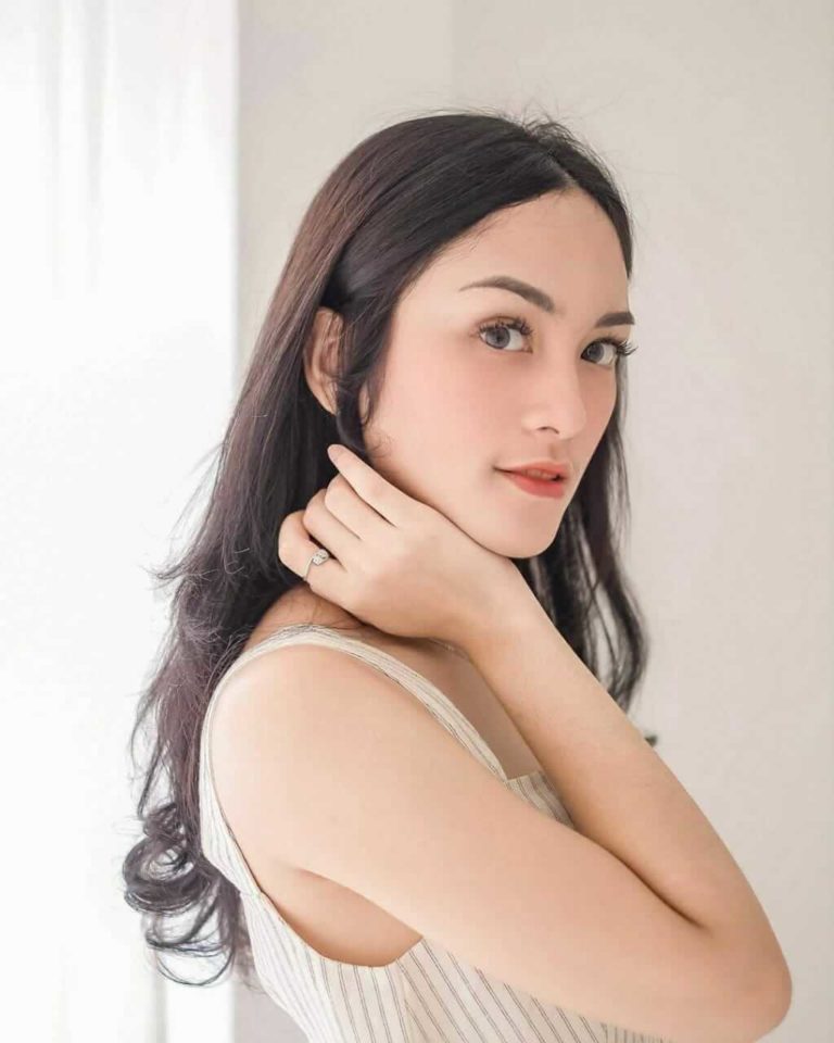 10 Pesona Cindy Priscilla, Selebgram Cantik yang Parasnya Mirip Shandy Aulia