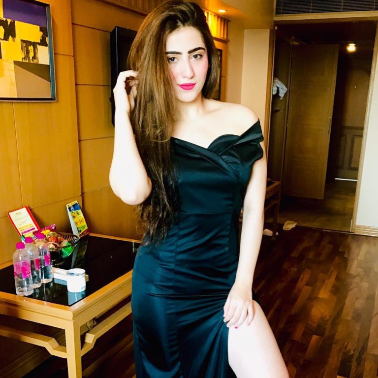 Diana Khan - Biodata, Profil, Fakta Umur, Agama, Pacar, Karier