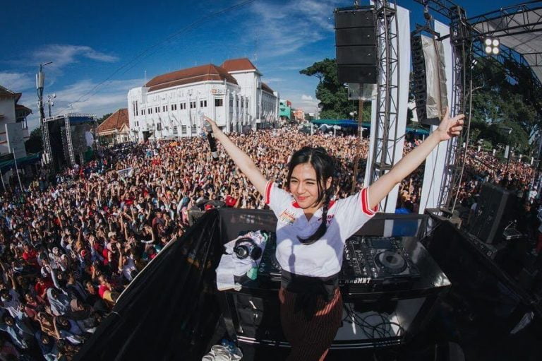 DJ Una - Biodata, Profil, Fakta, Umur, Agama, Suami, Single