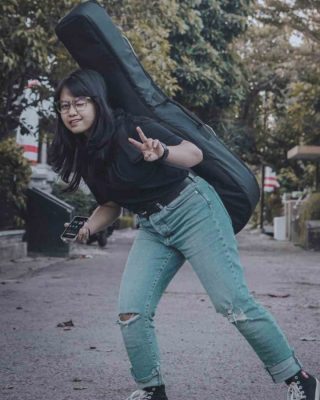 Biodata, Profil dan Fakta Hanin Dhiya, Terkenal Berkat Mengcover Lagu