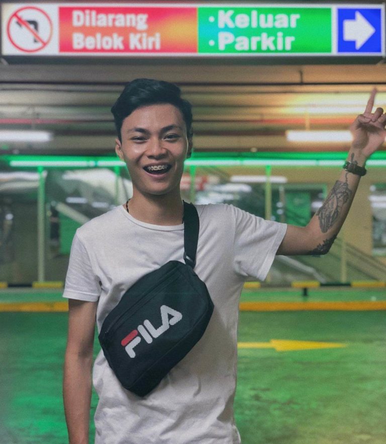 10 Potret Mahen, Penyanyi Lagu "Pura-pura Lupa" yang Lagi Hits