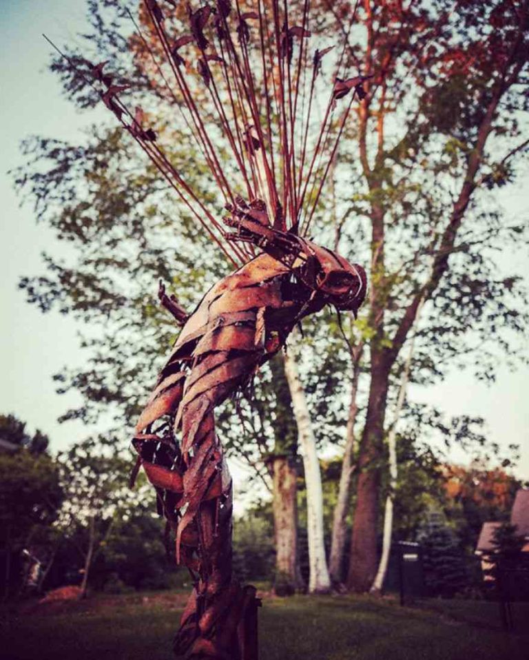 Mengagumkan, 10 Patung dari Logam Bekas Karya Seniman Midwest