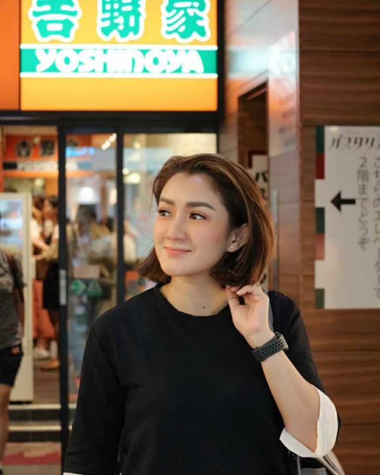 10 Pesona Melly Mono, Vokalis Baru Band Kotak Mantan Anggota SHE