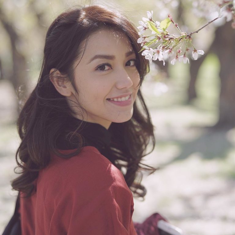 Velove Vexia - Biodata, Profil, Fakta, Umur, Agama, Suami, Karier