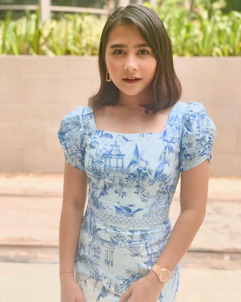 10 Inspirasi Gaya Rambut Pendek Prilly Latuconsina Ini Cocok Buat ...