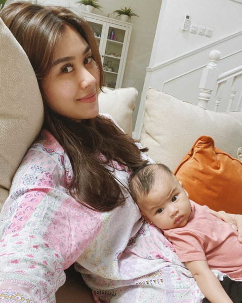 10 Potret Gemas Syahnaz Bersama Bayi Kembarnya Zayn dan Zunaira