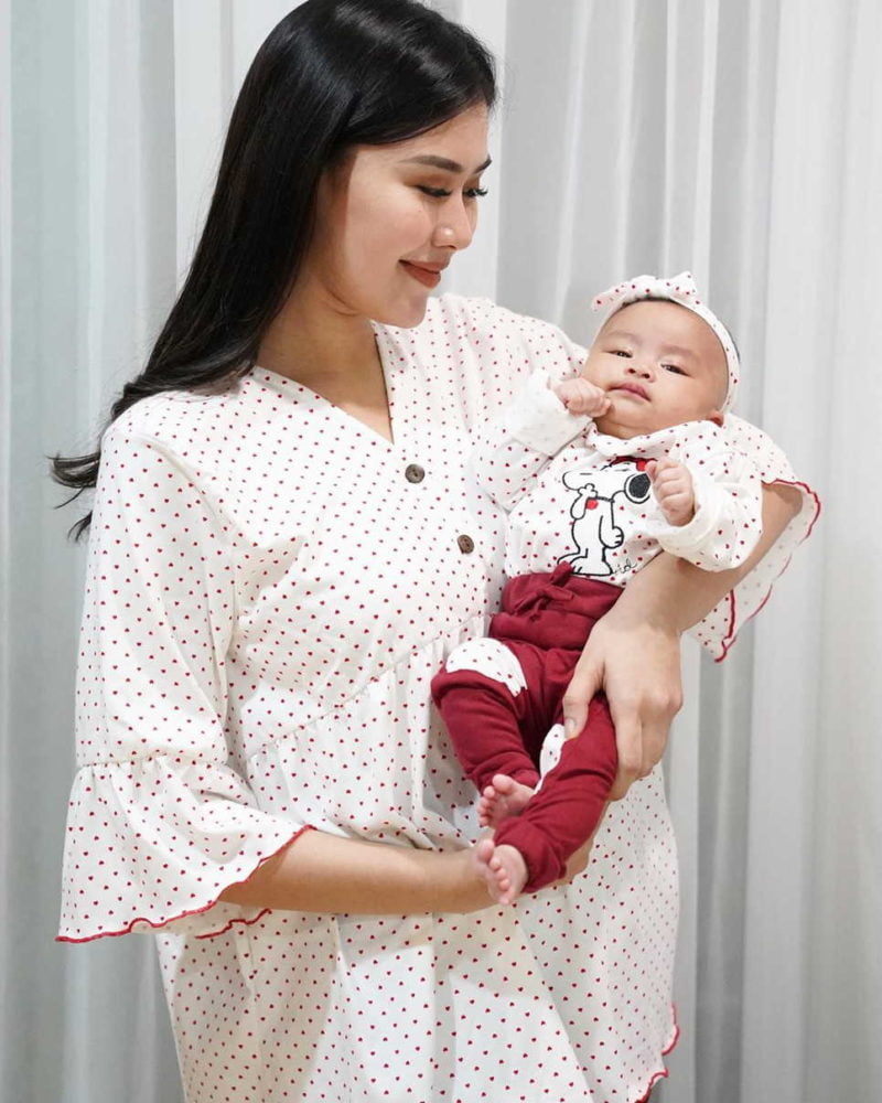 10 Potret Gemas Syahnaz Bersama Bayi Kembarnya Zayn dan Zunaira