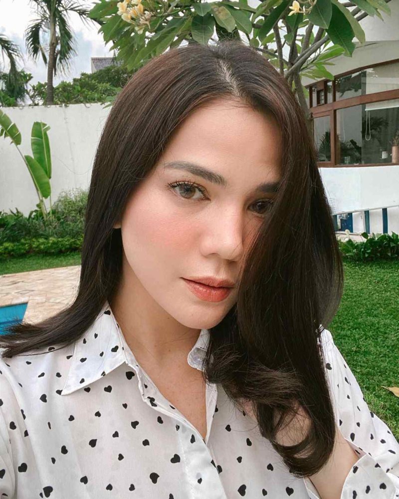 Punya Wajah Blasteran, 10 Seleb Ini Jalani Ibadah Puasa Ramadhan