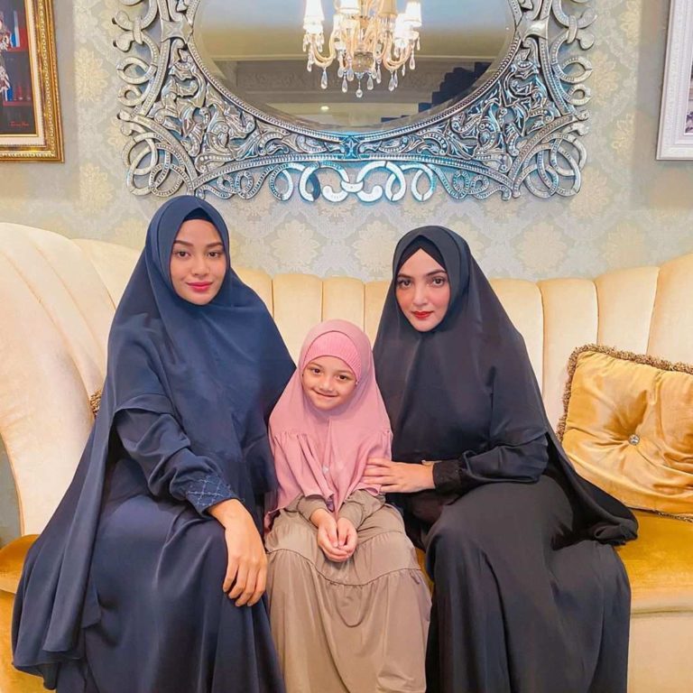 8 Potret Aurel Hermansyah Kenakan Hijab, Cantiknya Bikin Adem