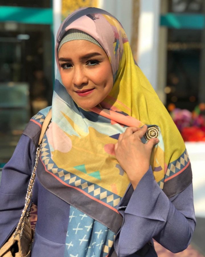 Pernah Terkenal, 5 Artis Ini Sekarang Berjualan Makanan - Dailysia