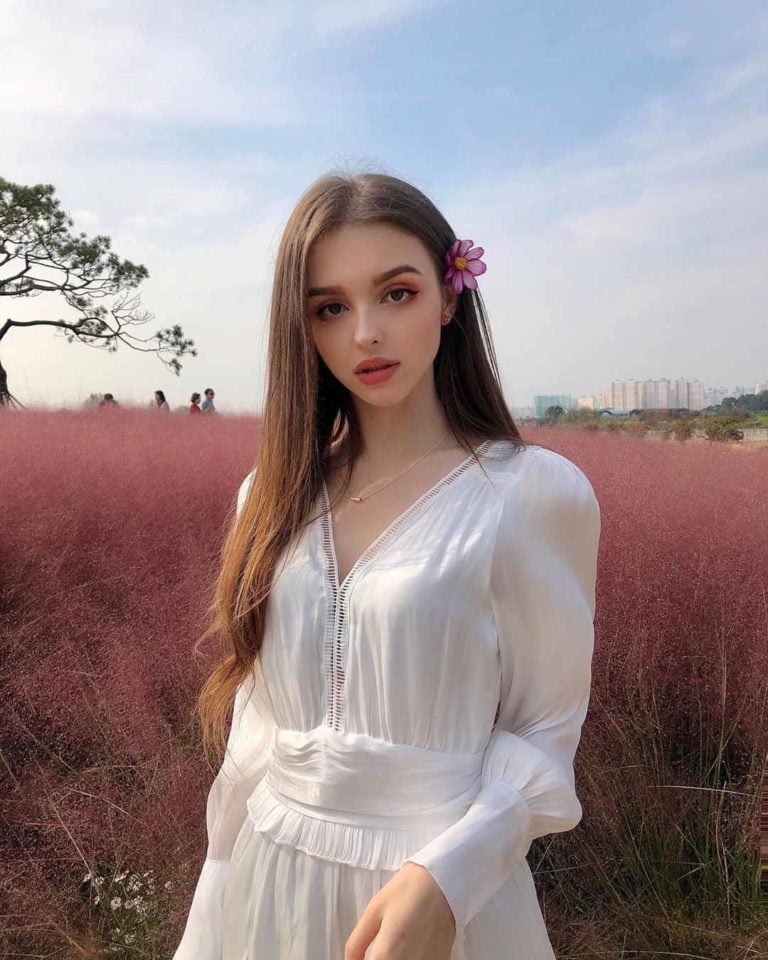 Elina Karimova - Biodata, Profil, Fakta, Umur, Agama, Pacar, Karier