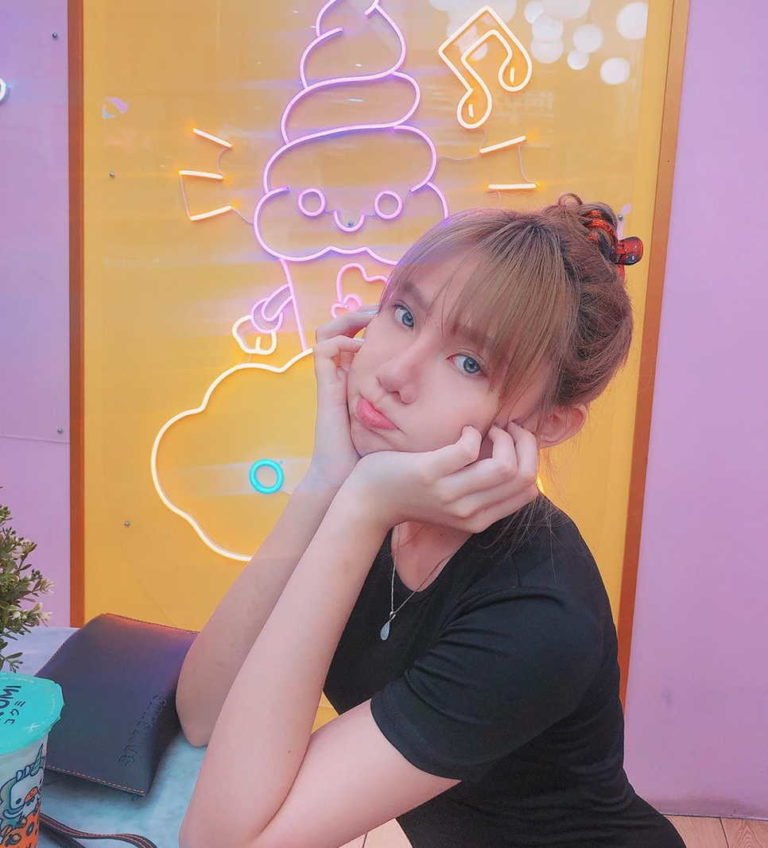 10 Potret Jena Dammaya, Gamer Seksi Brand Ambassador Tim Recca Esports