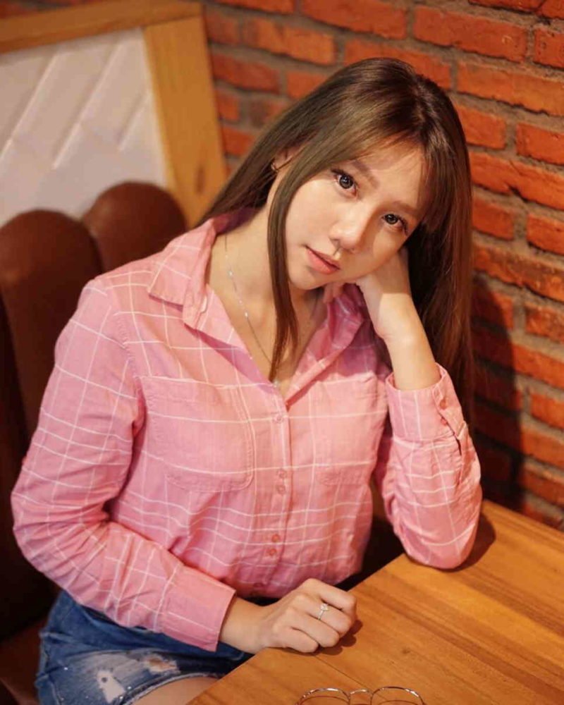 10 Potret Jena Dammaya, Gamer Seksi Brand Ambassador Tim Recca Esports