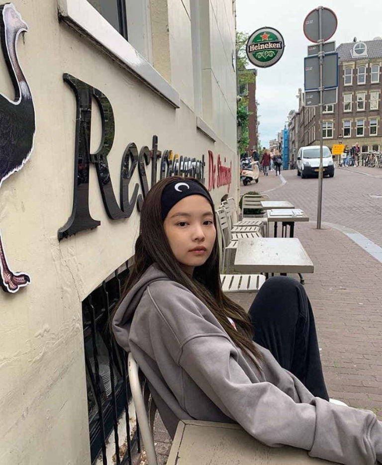 Sering Tampil Badass, 10 Potret Jennie Blackpink Tanpa Make Up Malah ...