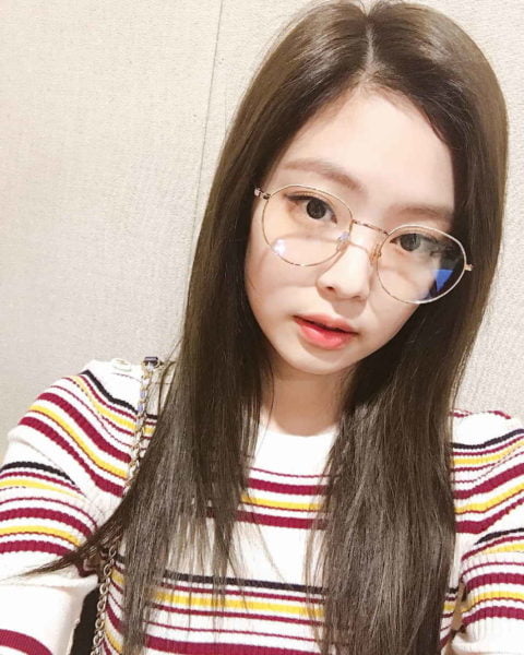 Sering Tampil Badass, 10 Potret Jennie Blackpink Tanpa Make Up Malah ...