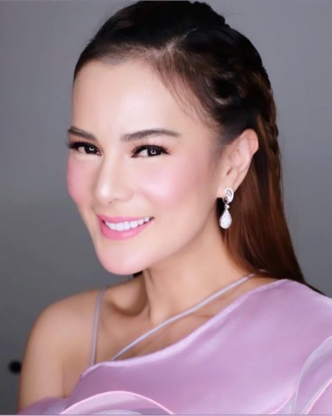 Astrid Tiar - Biodata, Profil, Fakta, Umur, Agama, Suami, Karier