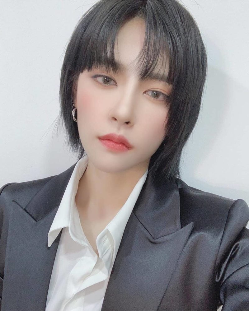 Unik Banget, 10 Idol Ini Bisa Tampil Ganteng & Cantik Secara Berbarengan