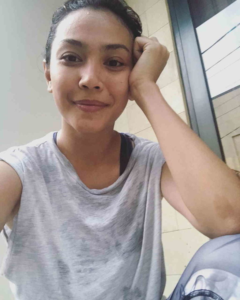 Sudah Punya Anak, 10 Pesona Memukau Dea Lestari yang Tetap Awet Muda