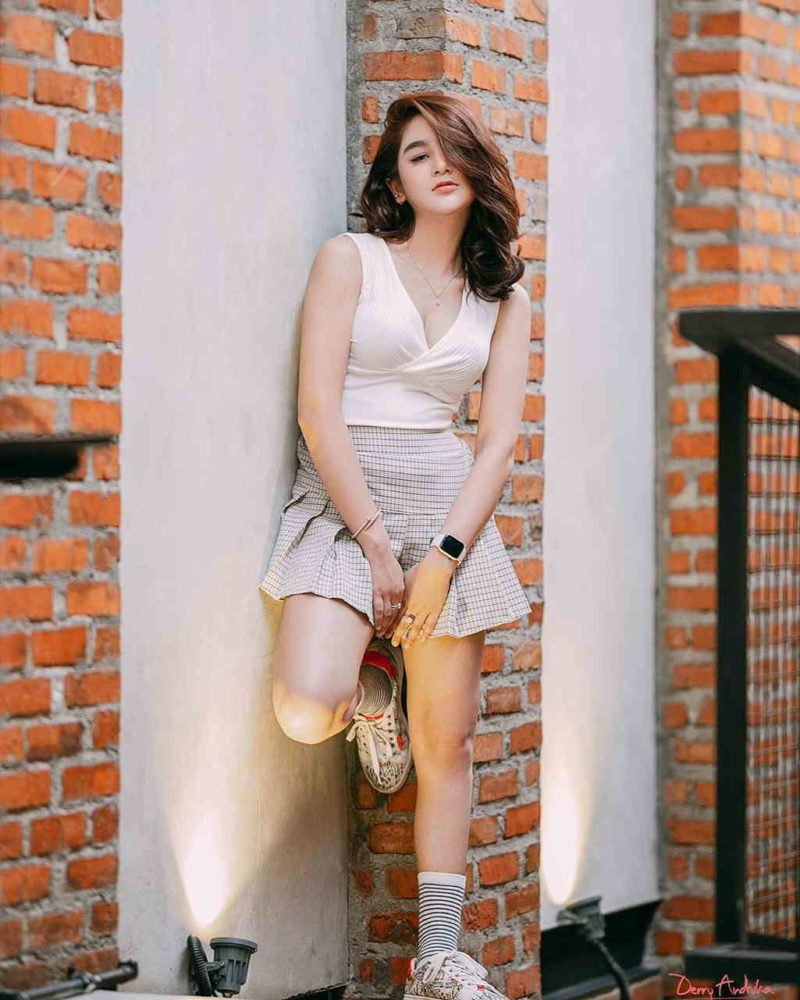 10 Potret Hana Hanifah, Selebgram Cantik yang Miliki Body Goals