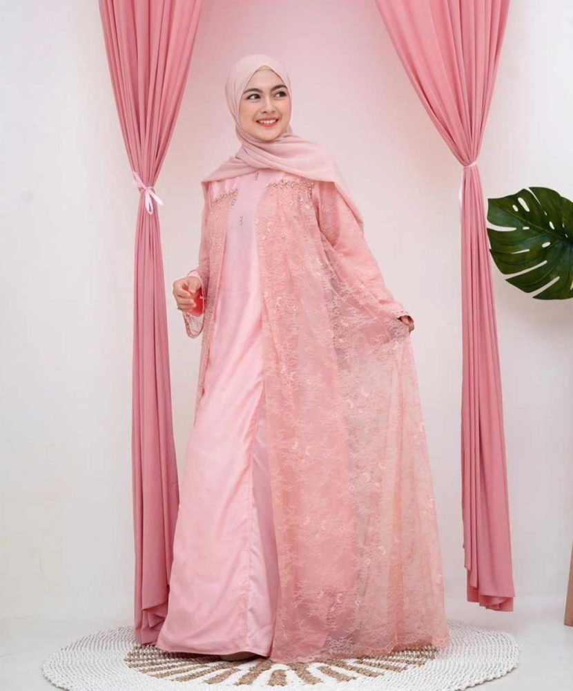 Kini Berhijab, Ini 10 Potret Vizza Dara yang Makin Adem