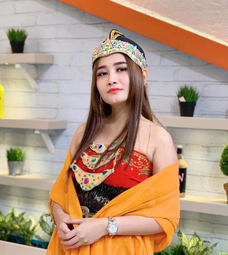 Lia Amelia - Biodata, Profil, Fakta, Umur, Agama, Pacar, Film, Karier