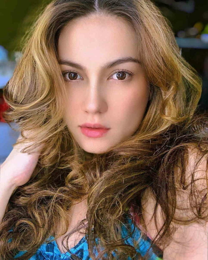 Lahirkan Anak Ketiga, 10 Potret Alessia Cestaro Masih Bening Bak ABG