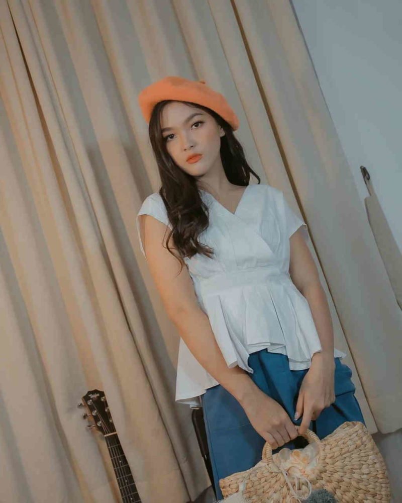 Fashionable, 10 Gaya OOTD Ana Riana yang Bikin Penampilan Manis dan Cute