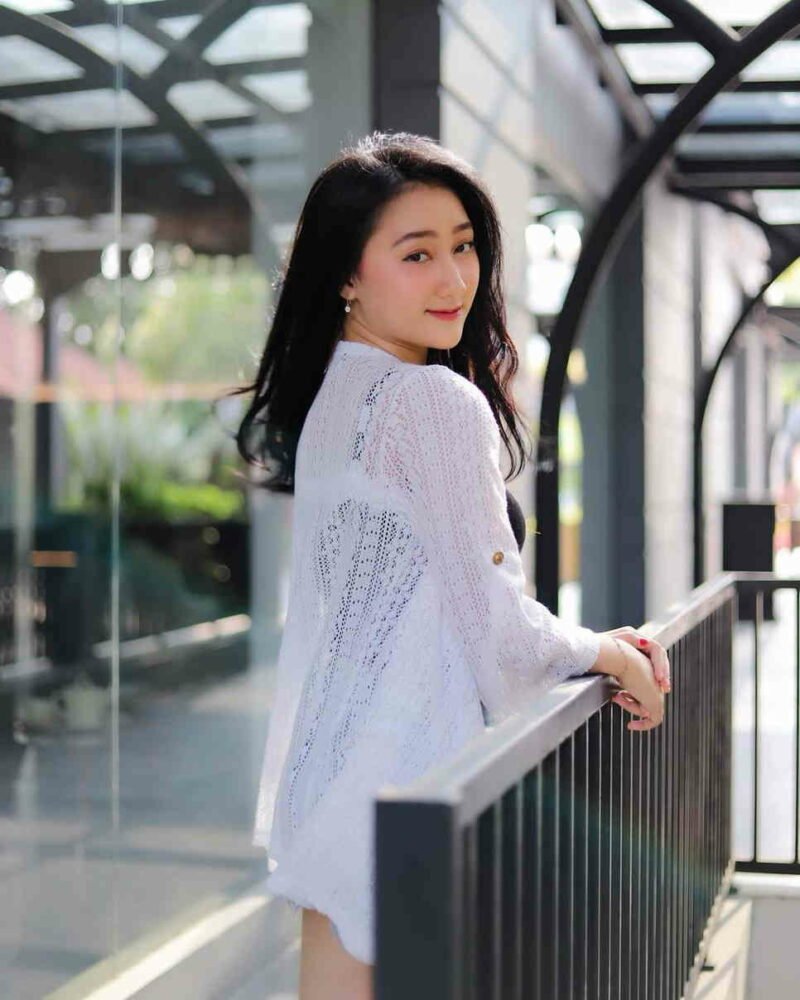 Beranjak Dewasa, 10 Potret Body Goals Sandrina Mazaya yang Bikin Iri