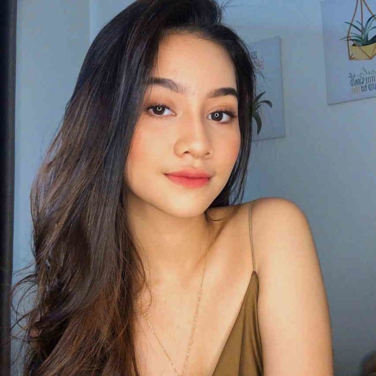 10 Pesona Sarah Tuffahati, Pesinetron Muda yang Miliki Paras Menawan